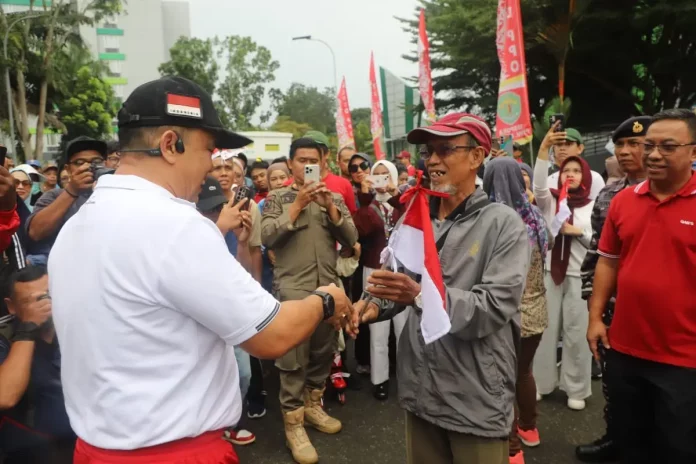 Semarakan HUT RI ke-80 Tahun, Pemprov Kaltim Lakukan Gerakan Nasional 10 Juta Bendera Merah ...